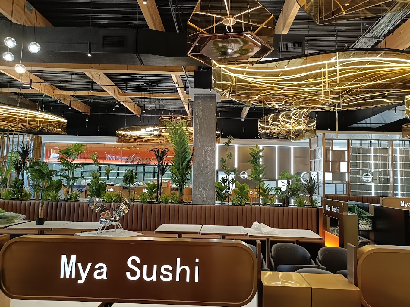 Llega a WAY Dos Hermanas Mya Sushi, restaurante especializado en comida ...